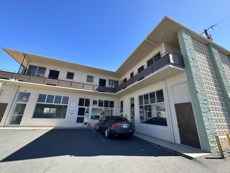 75年の歴史を誇るカリヒの「パレス・サイミン」 〜ハワイのローカルフードを食べてきました〜